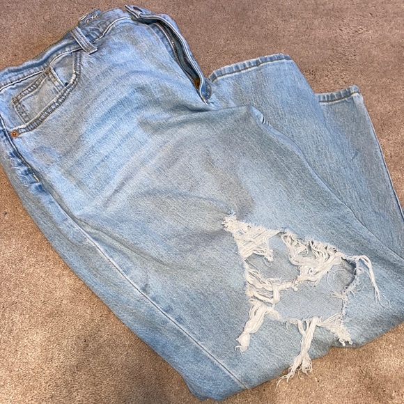 Universal Thread | Jeans | Universal Thread Mom Jeans | Poshmark